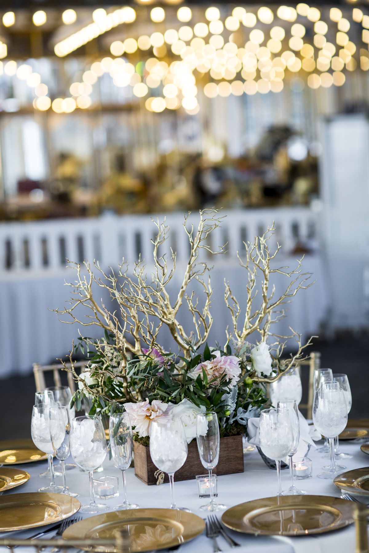 Gorgeous Wedding Centerpiece Ideas For Round Reception Tables | by ...