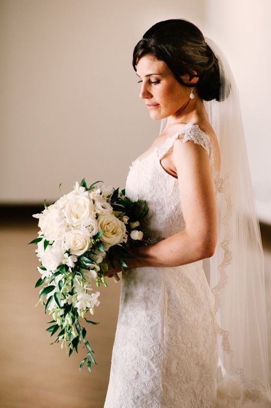 White bridal bouquet Kris Rae photos | Bride & Blossom