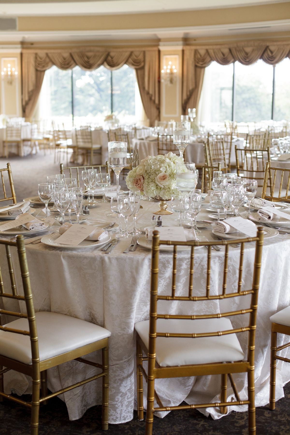 Low Centerpiece / Nikki & Dean / Oheka Castle / Danny Weiss Photography ...