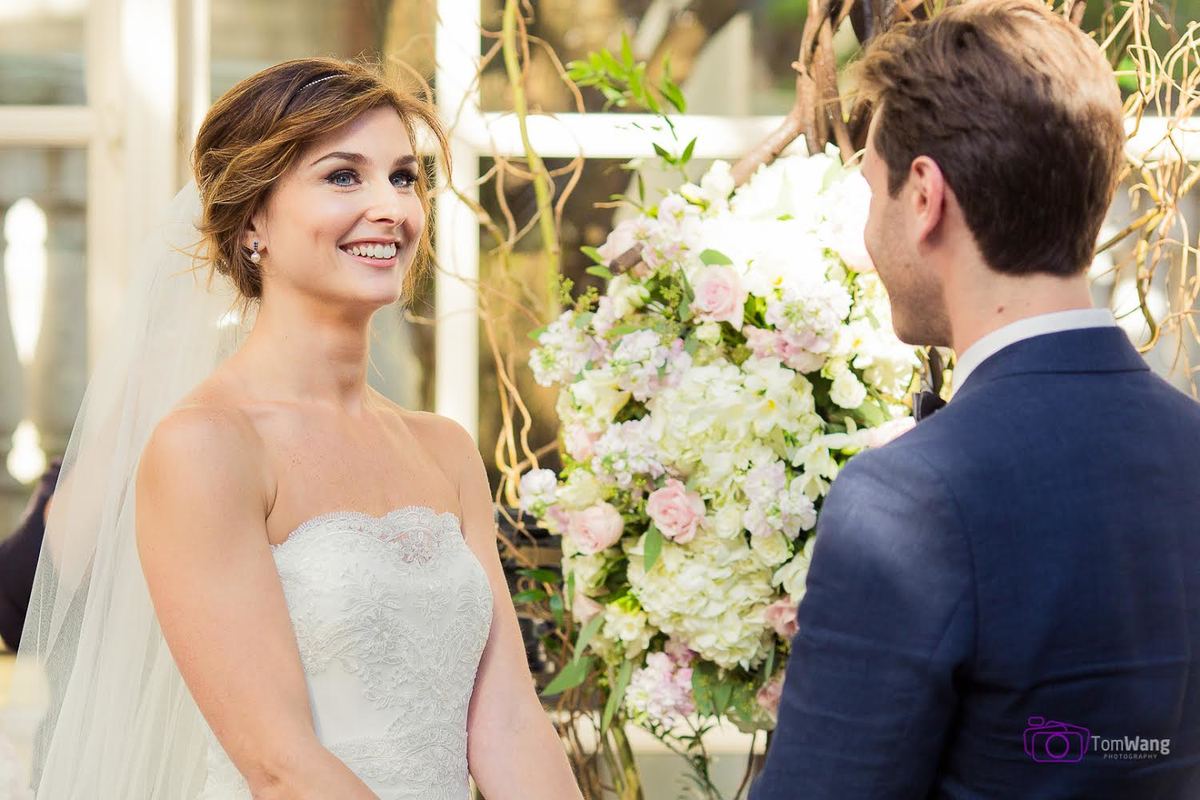 Jennifer & Michael – Curly Willow White Hydrangea Pink Rose Arch – The ...
