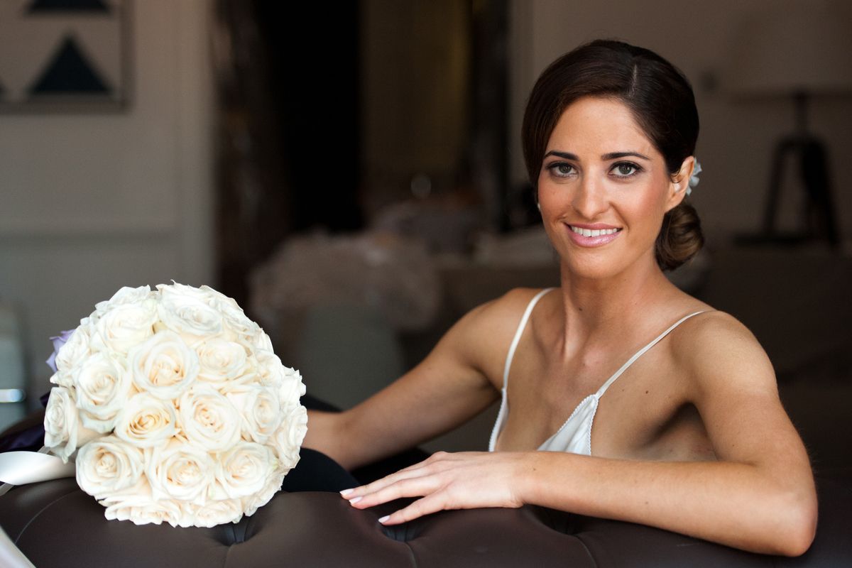 Lindsey & Greg – Cream Rose Bouquet Bride – Pierre Hotel- by Fred ...