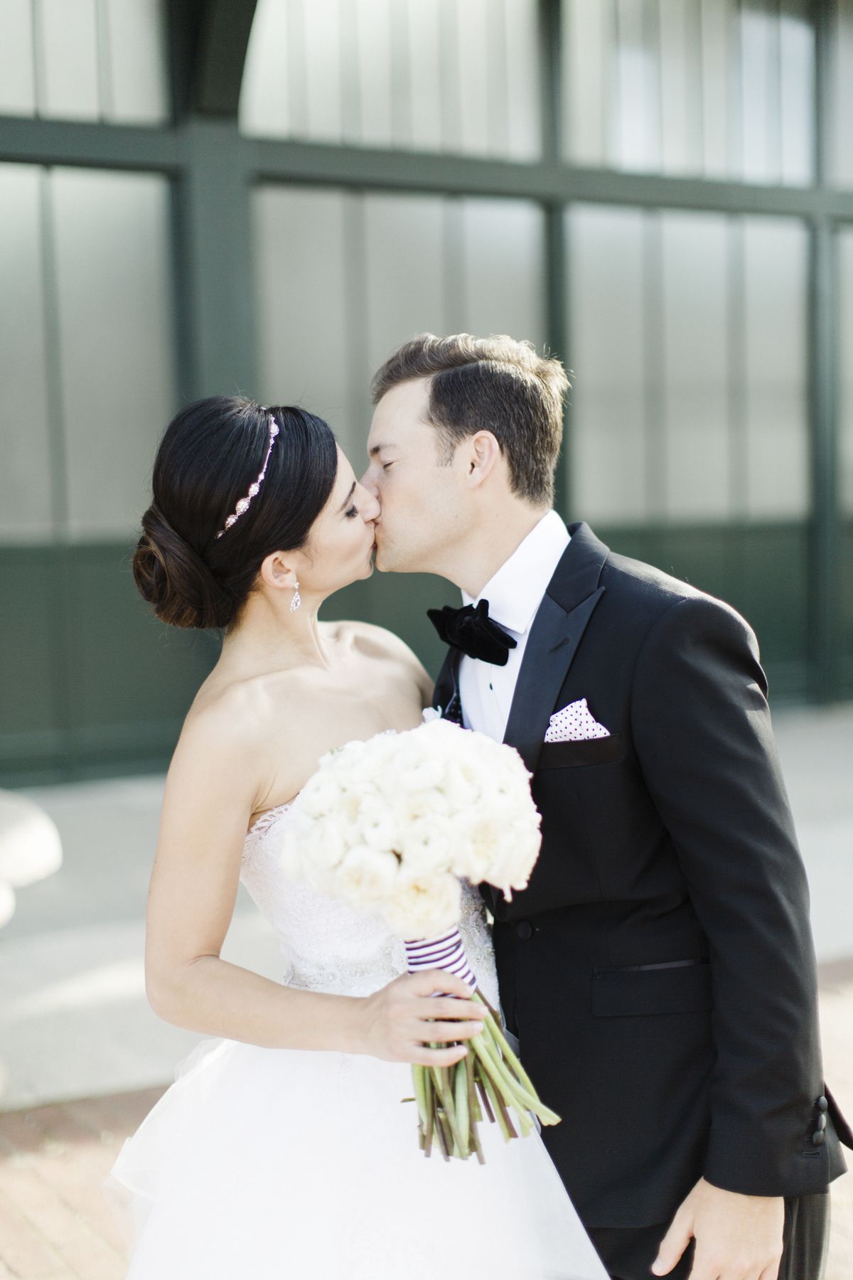 Jennifer & Dan – Bouquet Off White Garden Rose White Ranunculus ...