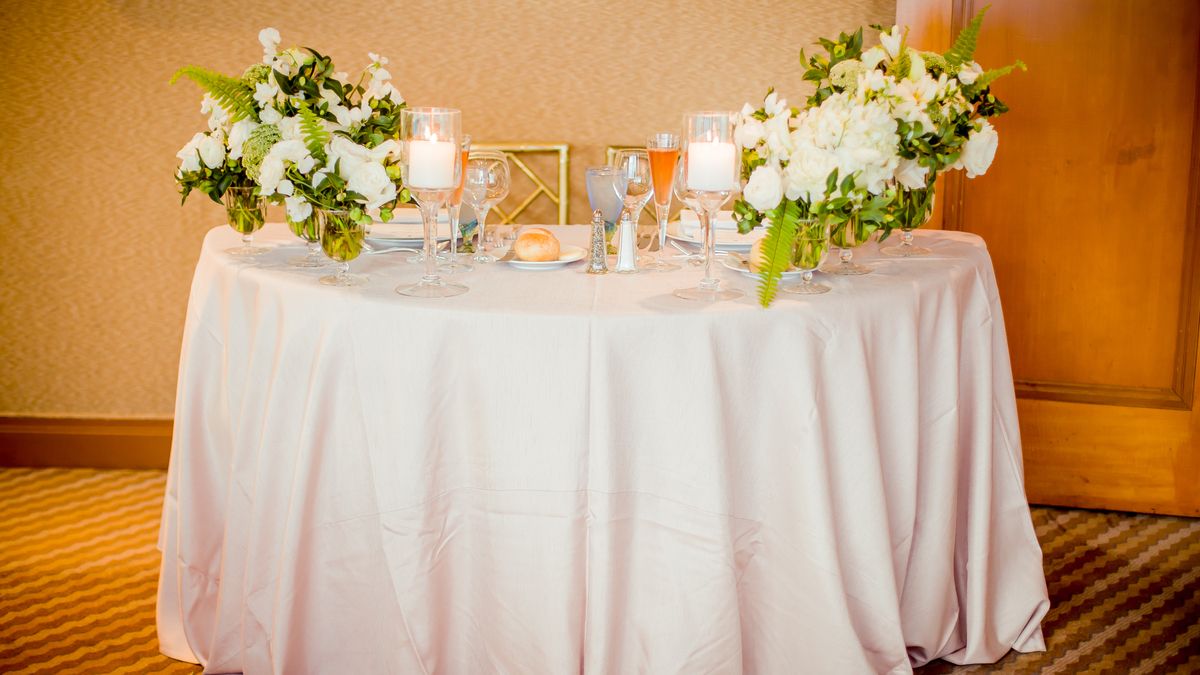Yue & Junji Wedding – Sweetheart Table Low Centerpiece – Ritz Carlton ...